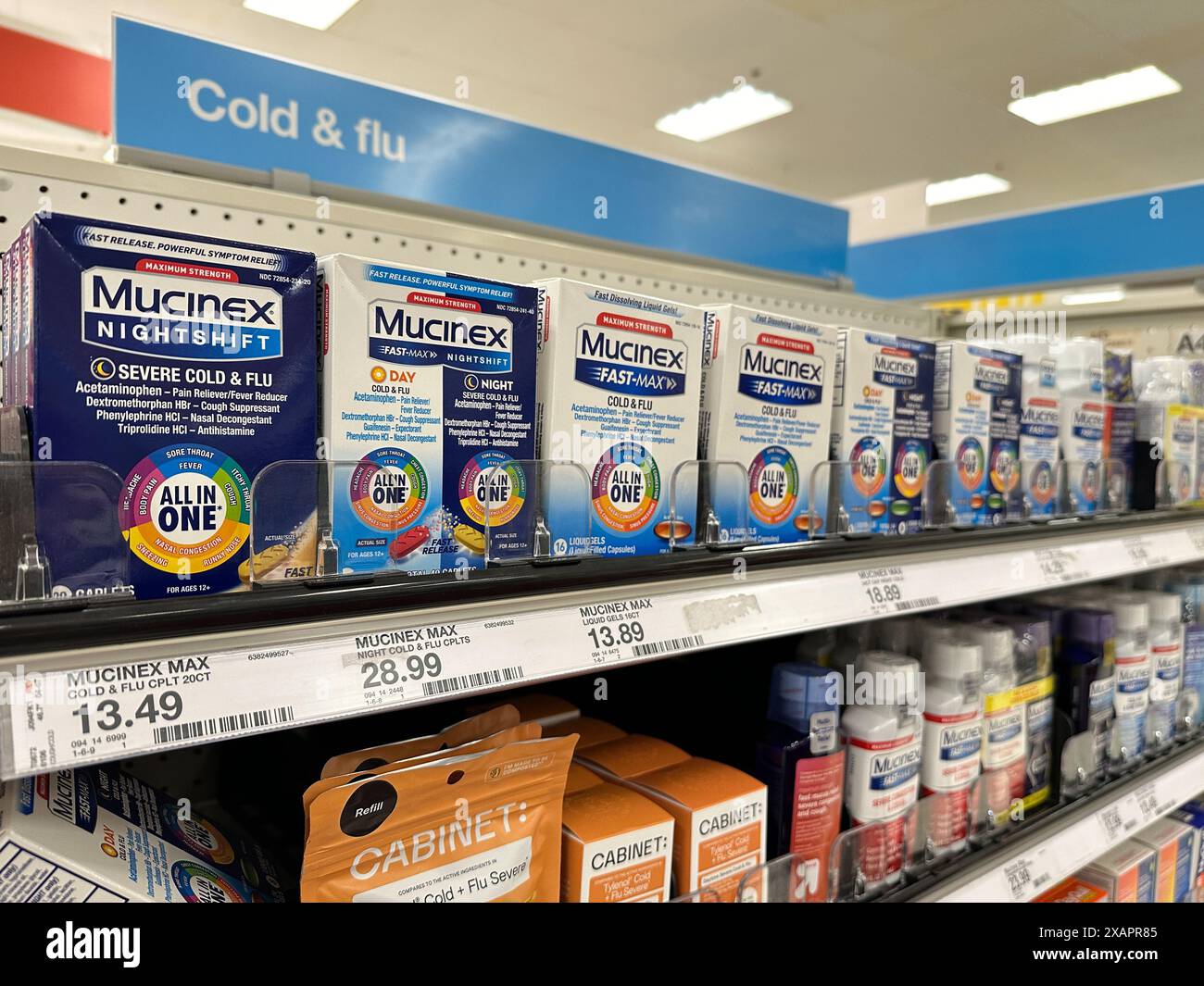 Cold and flu aisle pharmacy hi-res stock photography and images - Alamy