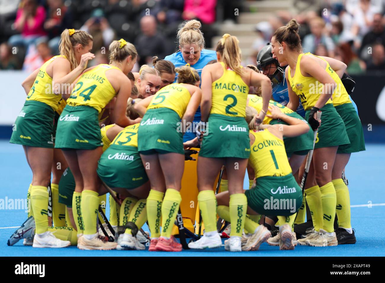 Australia Goalkeeper Aleisha Power (centre) huddles with teammates ...