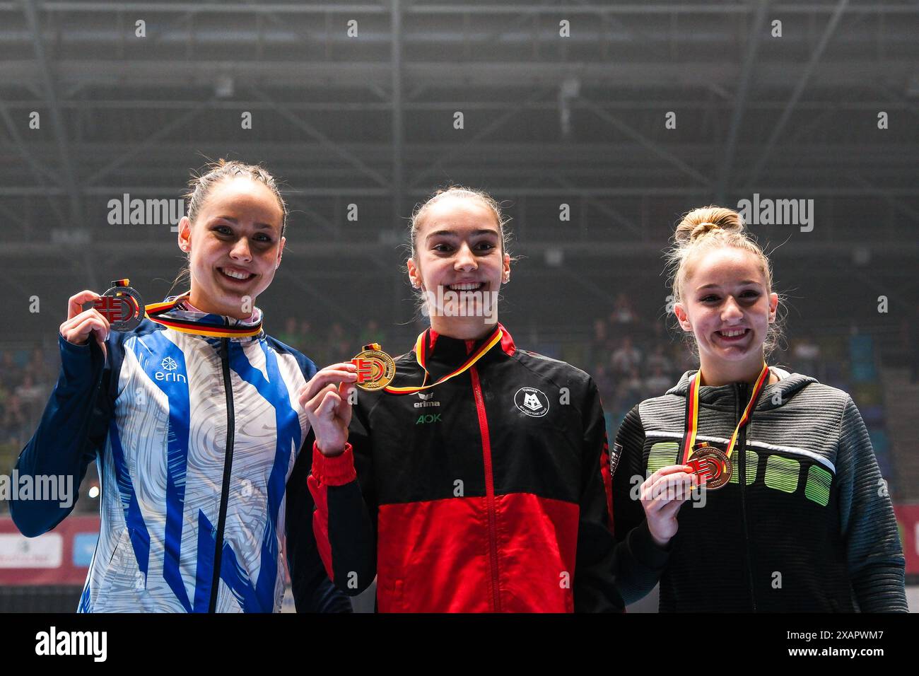 Sarah Voss (TZ DSHS Koeln), Helen Kevric (MTV Stuttgart 1843), Karina ...