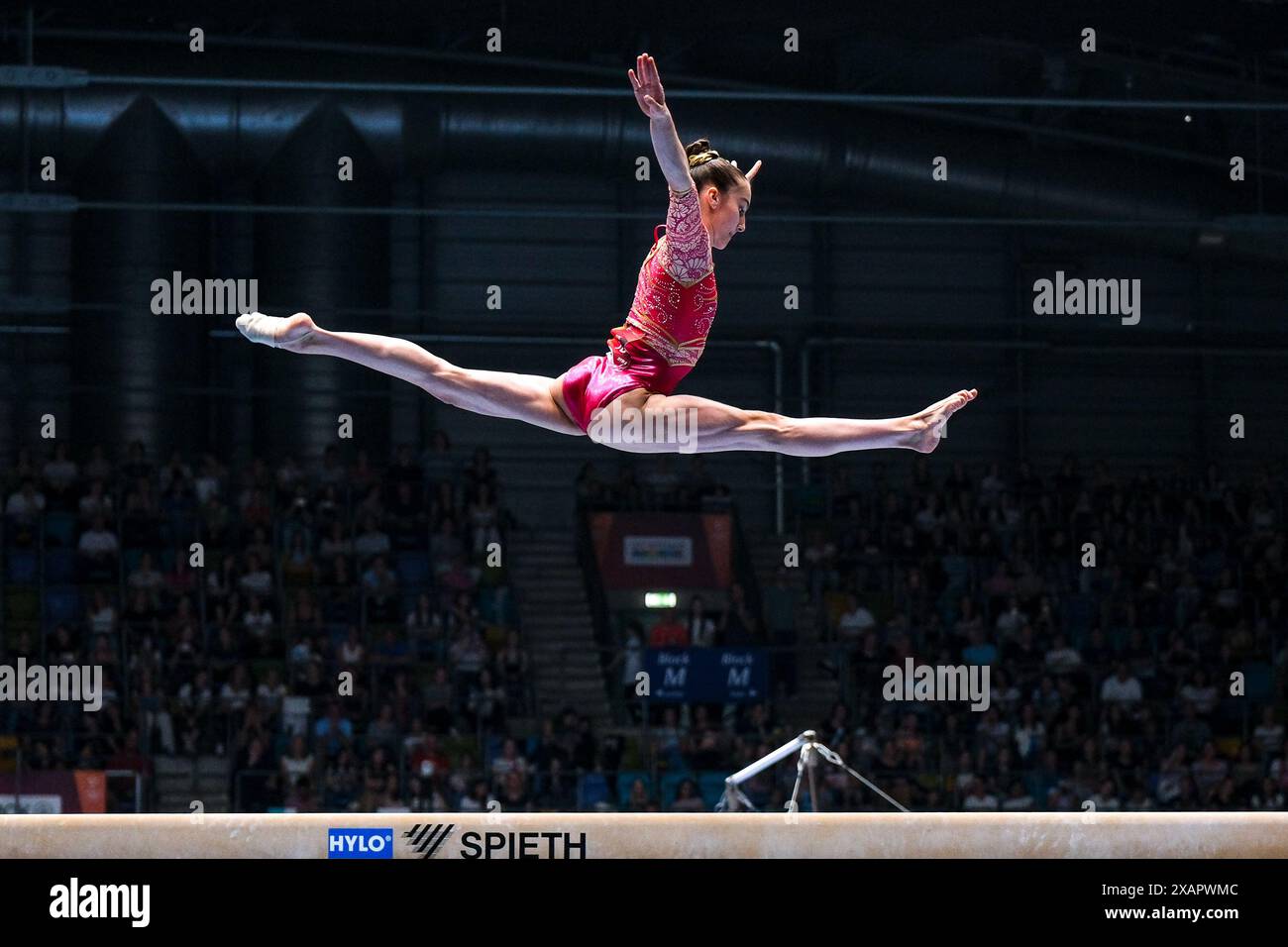 Helen Kevric (MTV Stuttgart) turnt am Schwebebalken. Die Finals 2024 ...