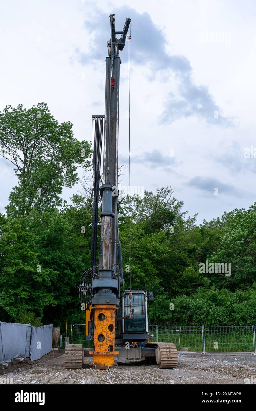 Borehole drilling equipment hi-res stock photography and images - Alamy