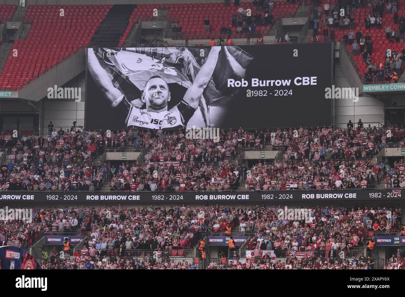 Rob burrow cbe hi-res stock photography and images - Alamy