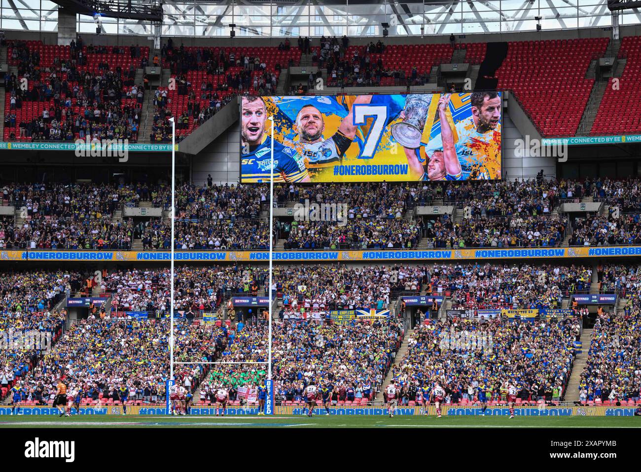 Rob burrow challenge cup hi-res stock photography and images - Alamy