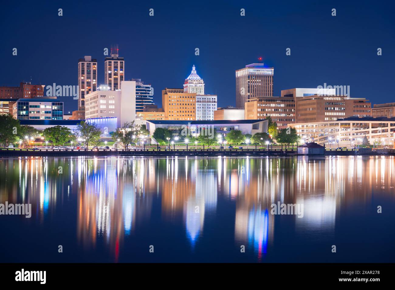 Peoria, Illinois, USA downtown skyline on the lake at dusk Stock Photo ...