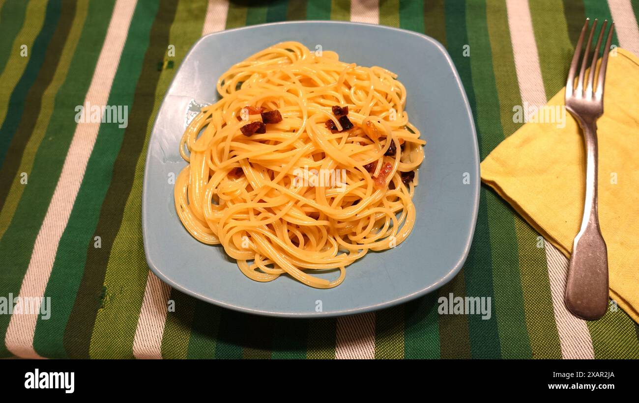 Plate traditional pasta carbonara hi-res stock photography and images ...