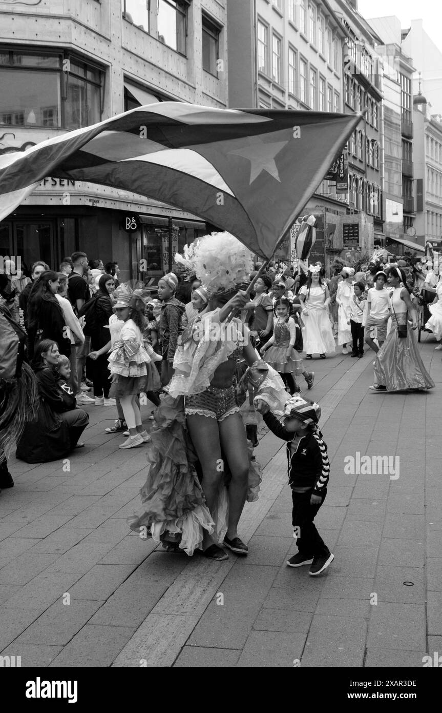 Copenhagen/ Denmark/08 JUNE 2024/People and travellers and shoppers ...