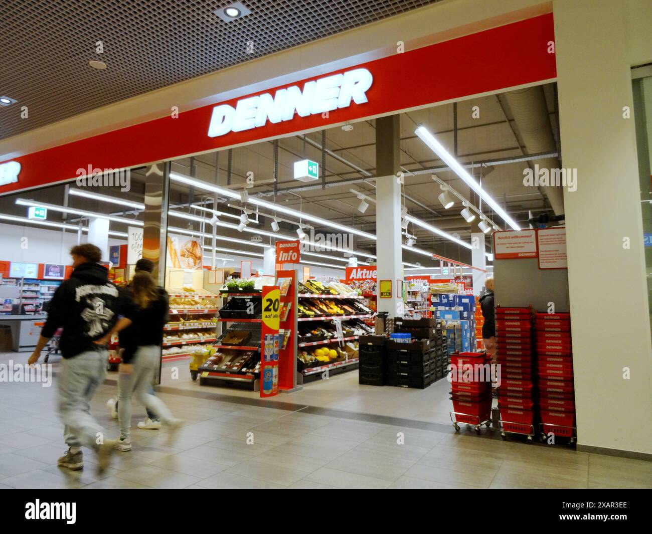 Anton Geisser 08.06.2024 Detailhandel Denner Schweiz Logo Schriftzug ...