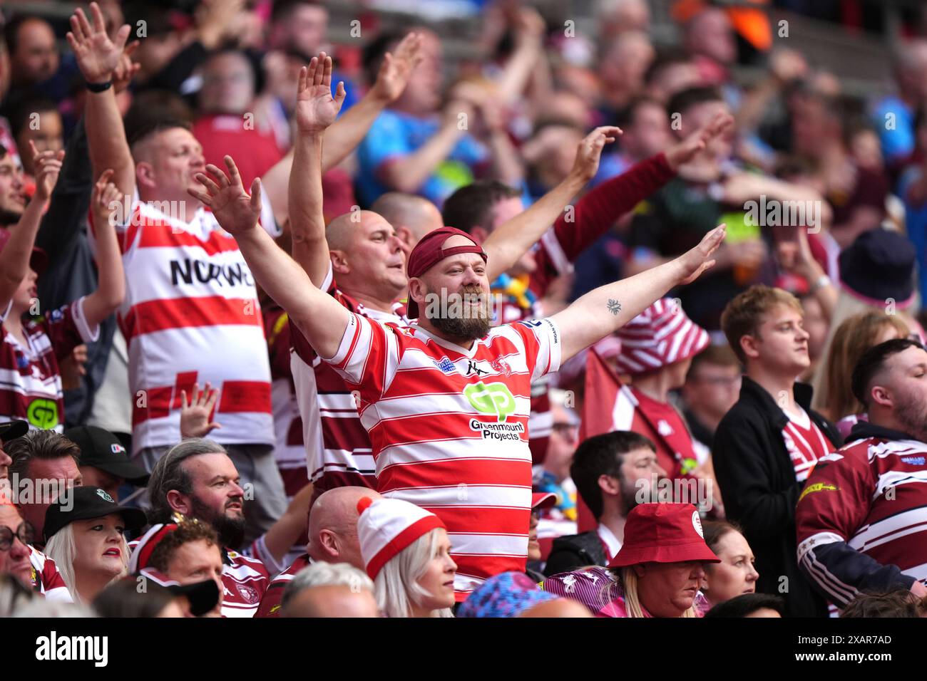 Wigan Warriors fans cheer during the Betfred Challenge Cup final at ...