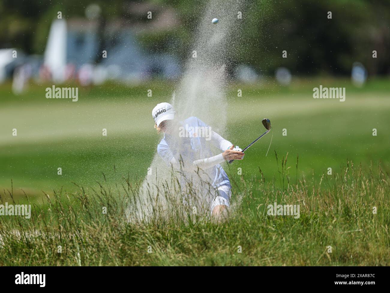 Galloway, NJ, USA. 8th June, 2024. Stacy Lewis of Texas pops her bunker ...