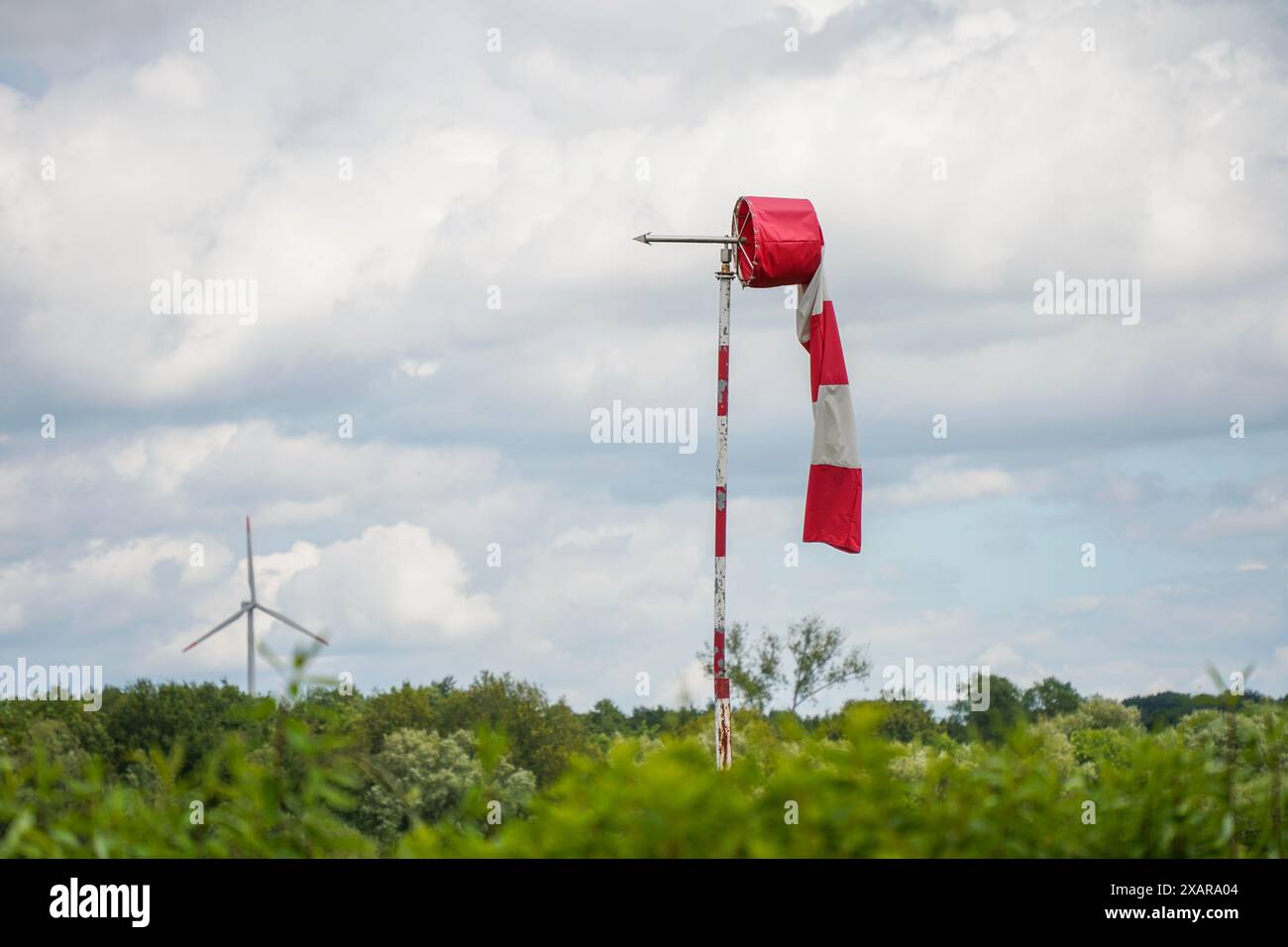 Wind direction hi-res stock photography and images - Alamy
