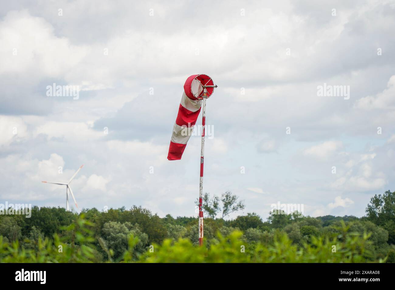 Wind direction hi-res stock photography and images - Alamy