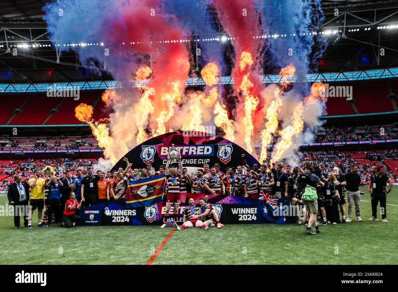 Wigan Warriors lift the trophy following the Betfred Challenge Cup ...