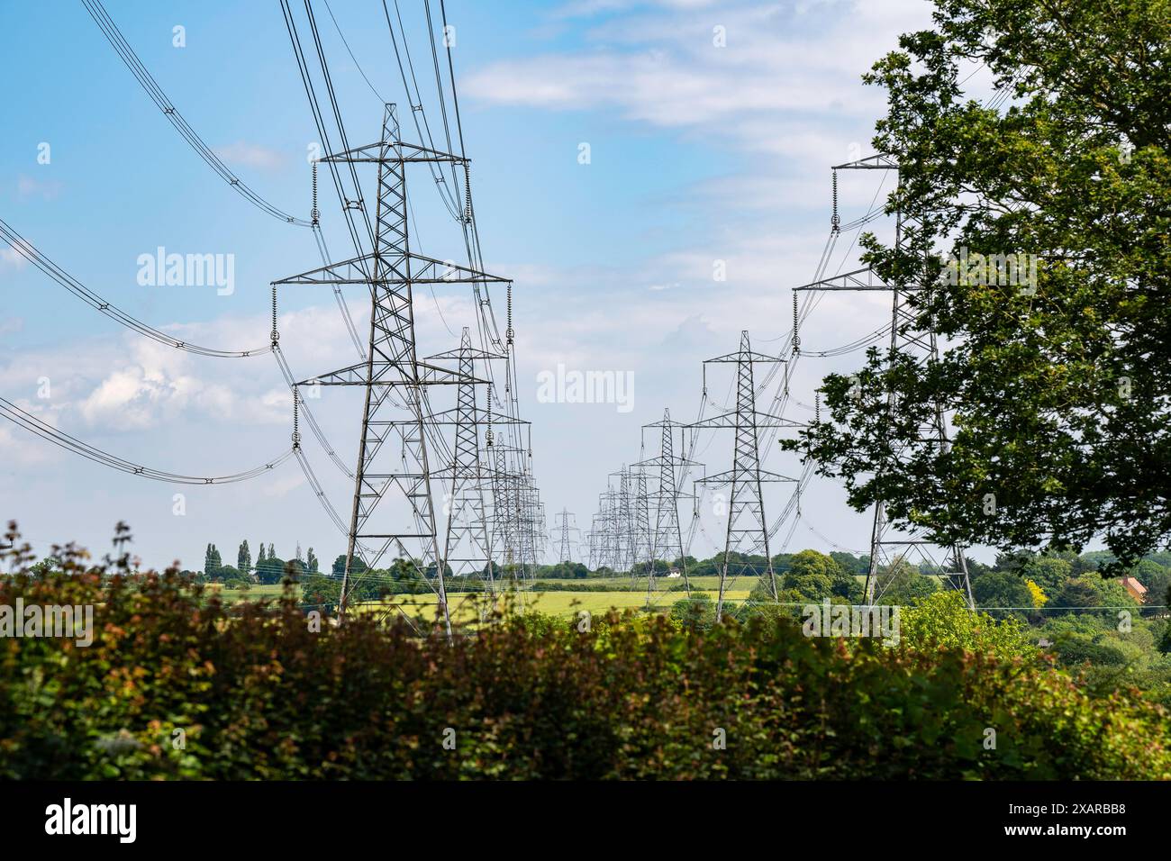 Pylons suffolk hi-res stock photography and images - Alamy