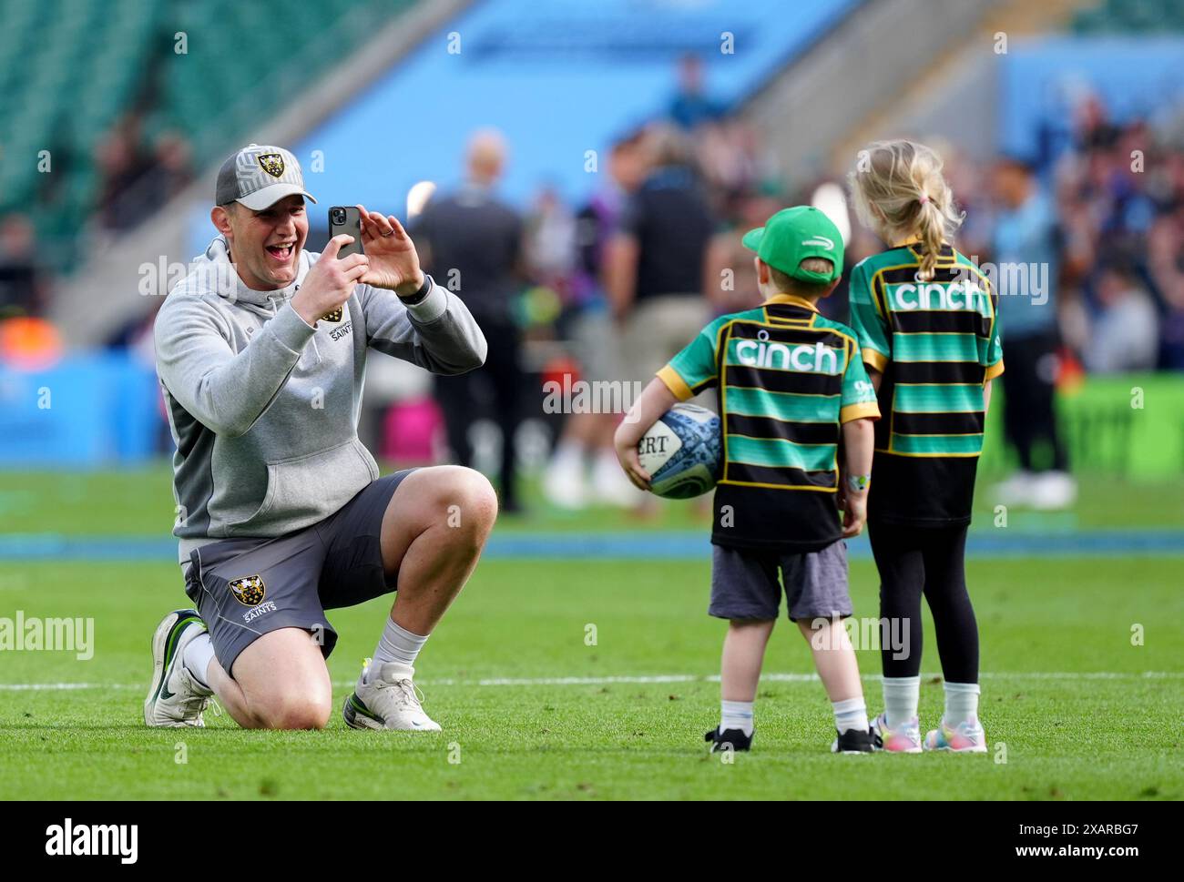 Niños bañándose Banque de photographies et d’images à haute résolution ...