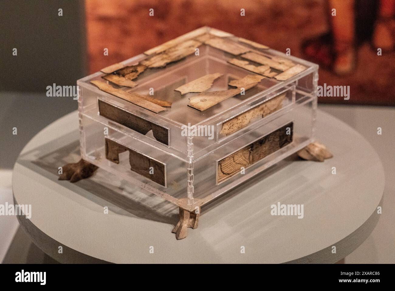 Ivory box hi-res stock photography and images - Alamy