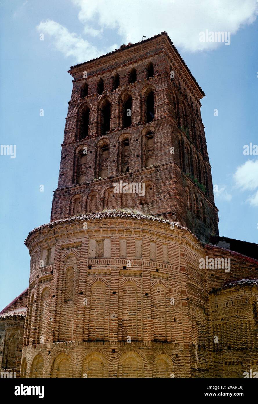 TORRE Y ABSIDE DE LA IGLESIA DE SAN LORENZO - SIGLO XIII - MUDEJAR ...