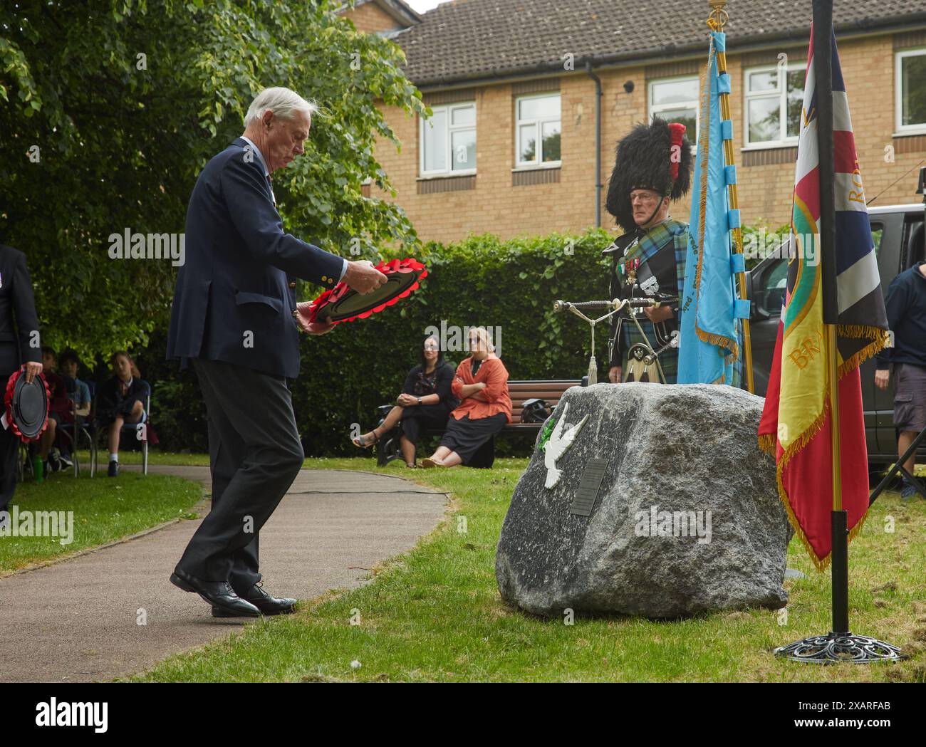 John Astor, third Baron of Hever lays a wreath at the unveiling ...