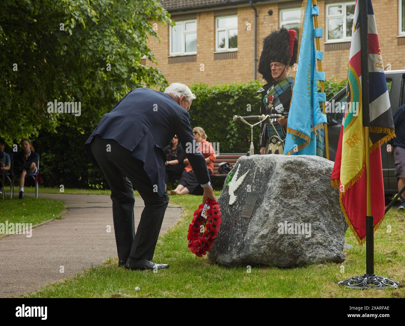 John Astor, third Baron of Hever lays a wreath at the unveiling ...