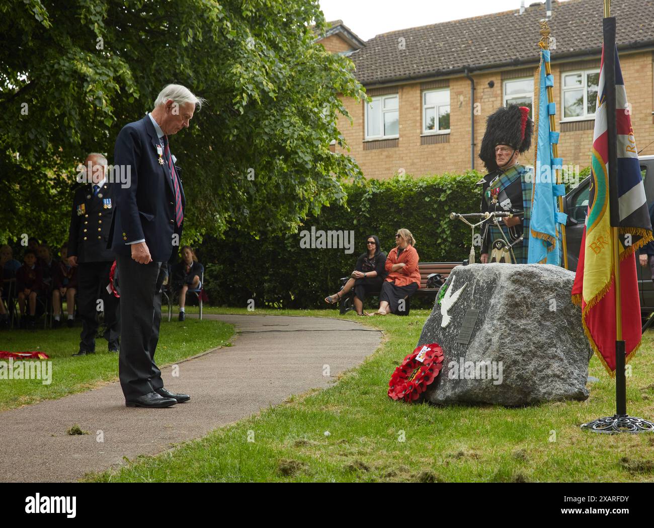 John Astor, third Baron of Hever lays a wreath at the unveiling ...