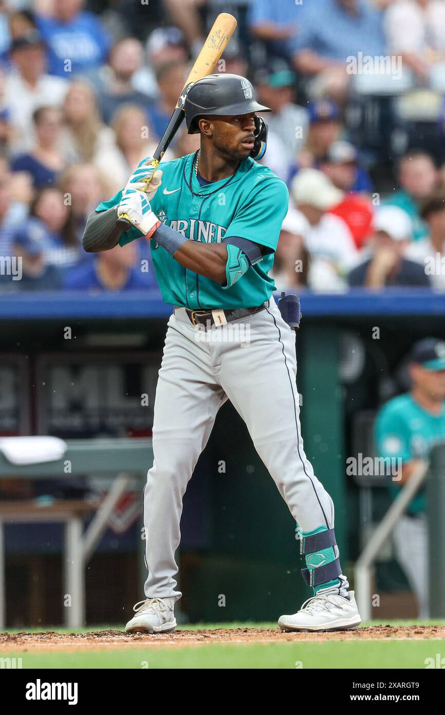 Kansas City, MO, USA. 7th June, 2024. Seattle Mariners second baseman ...