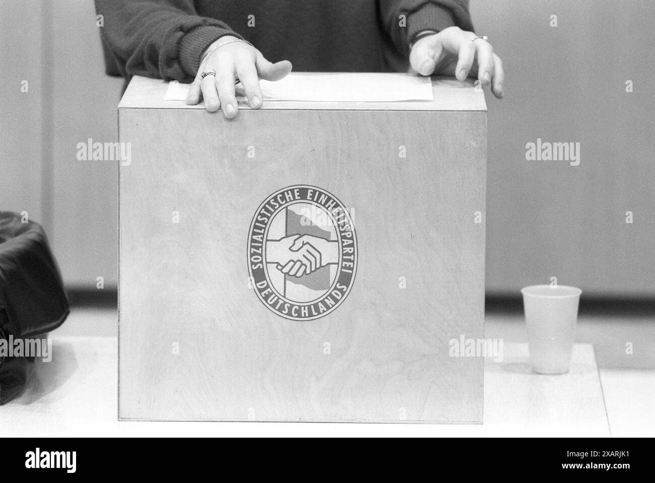 Partei des demokratischen sozialismus hi-res stock photography and ...