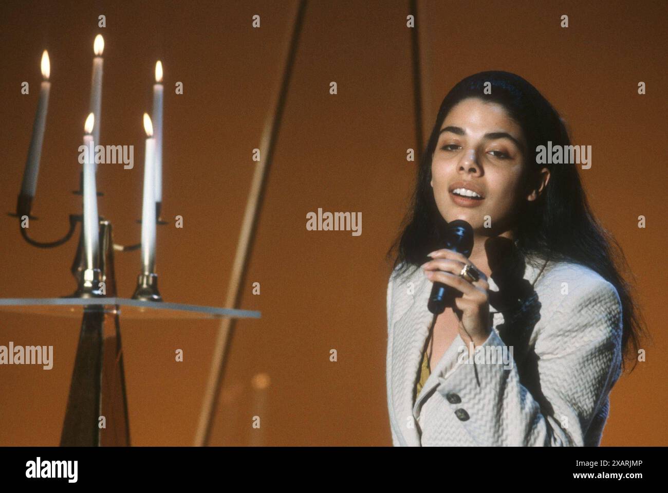 Italienische sängerin hi-res stock photography and images - Alamy