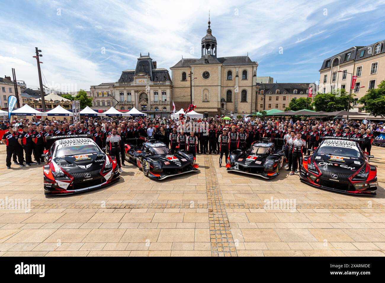 Le Mans, France, June 08 2024Team picture with Toyota Gazoo Racing (#7 ...