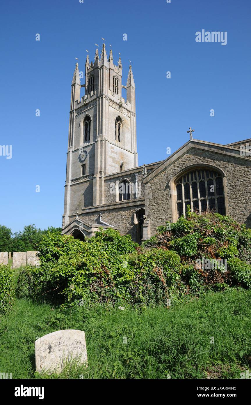 St Peters Church, Lowick, Northamptonshire Stock Photo - Alamy