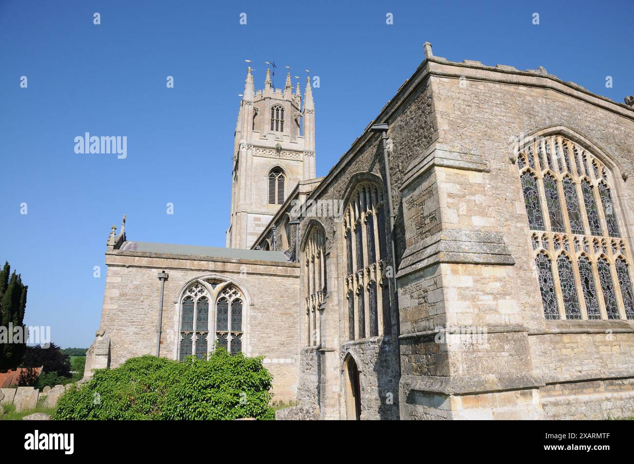 St Peters Church, Lowick, Northamptonshire Stock Photo - Alamy