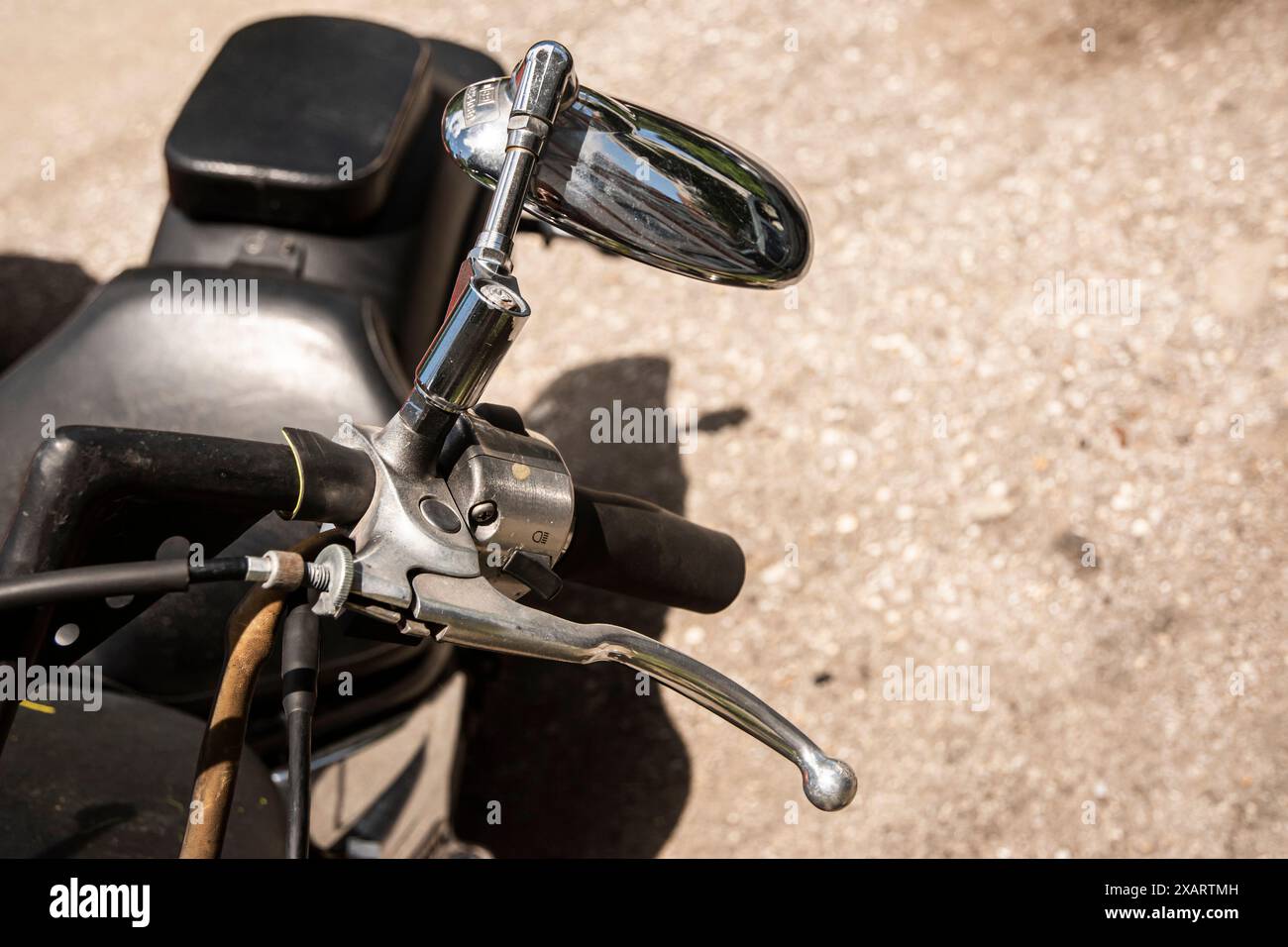 Vintage motorcycle classic control hi-res stock photography and images ...