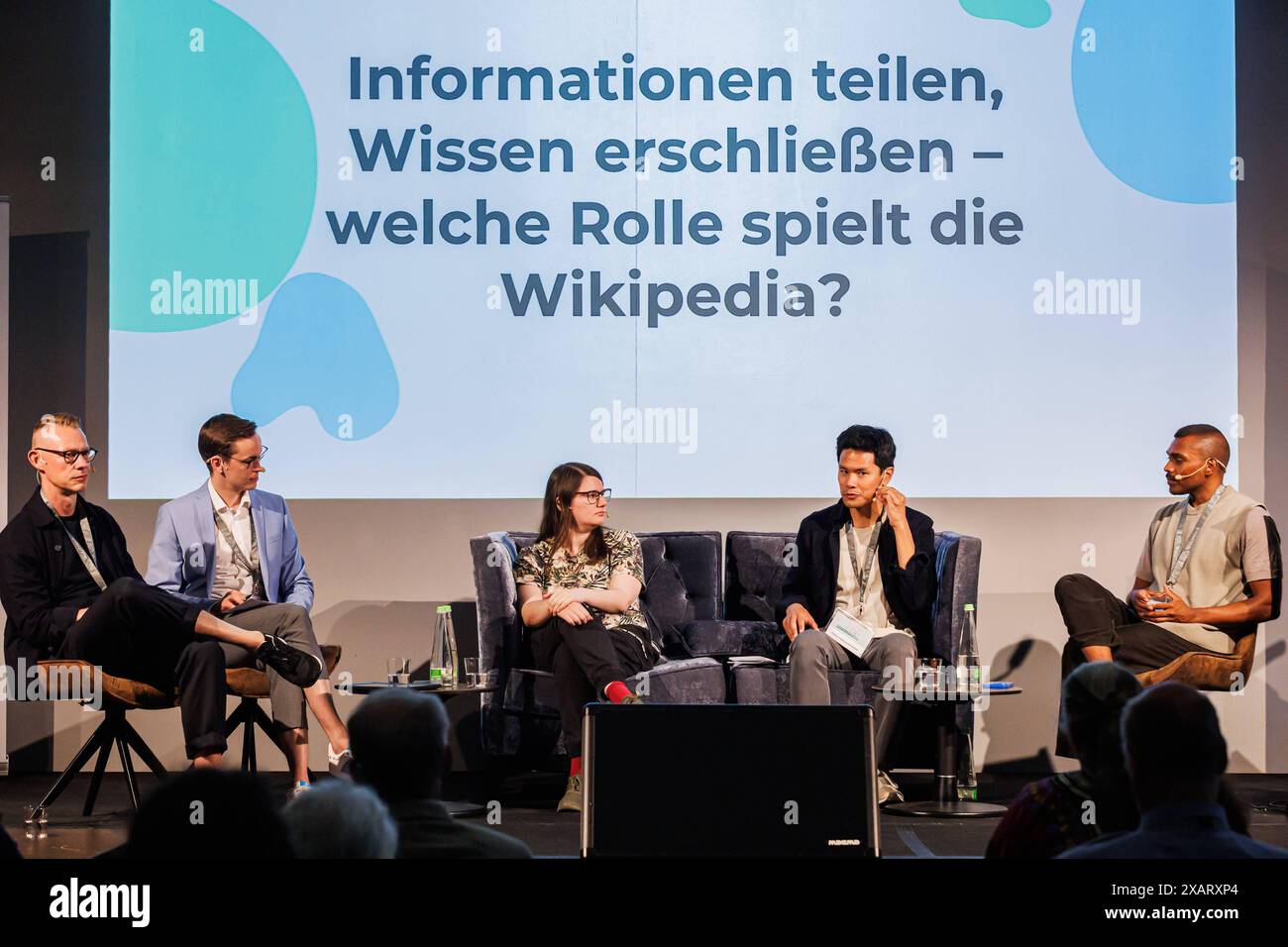 Podium: Informationen teilen, Wissen erschließen welche Rolle spielt ...