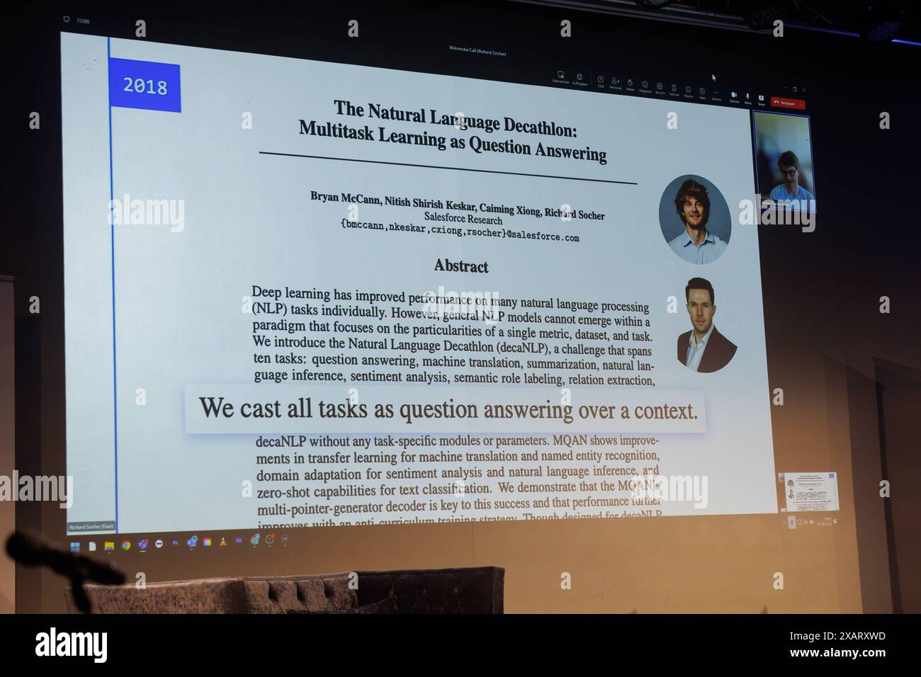 Neuronale netze hi-res stock photography and images - Alamy