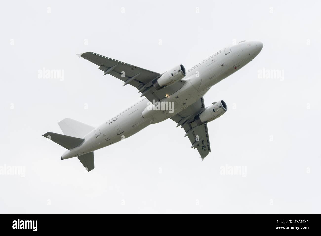 BERLIN - JUNE 05, 2024: The narrow-body airliner Airbus A320-232 of ...