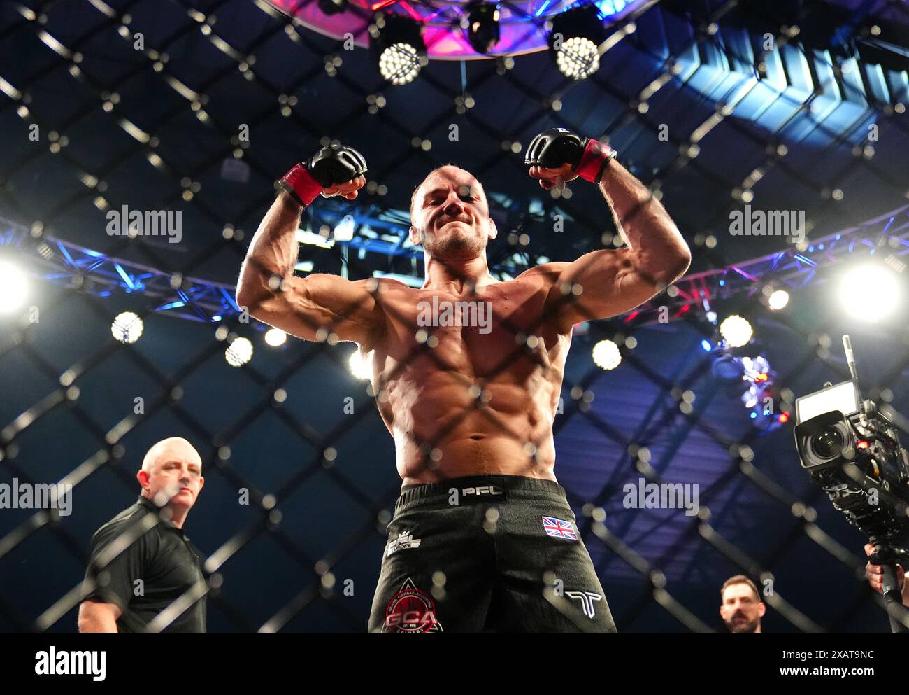 Jack Grant celebrates victory against Charlie Leary in their ...