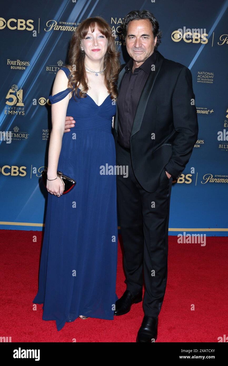 LOS ANGELES - JUN 7: McKenna Kaye, Thorsten Kaye arrives at the 51st ...