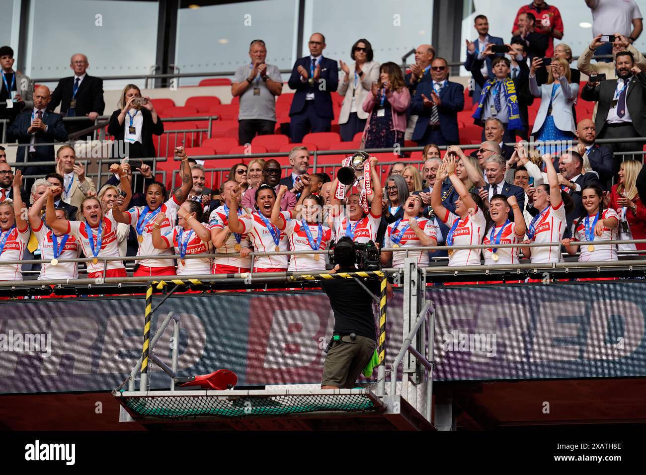 Wembley, London, UK. 8th June, 2024. Betfred Women’s Challenge Cup ...