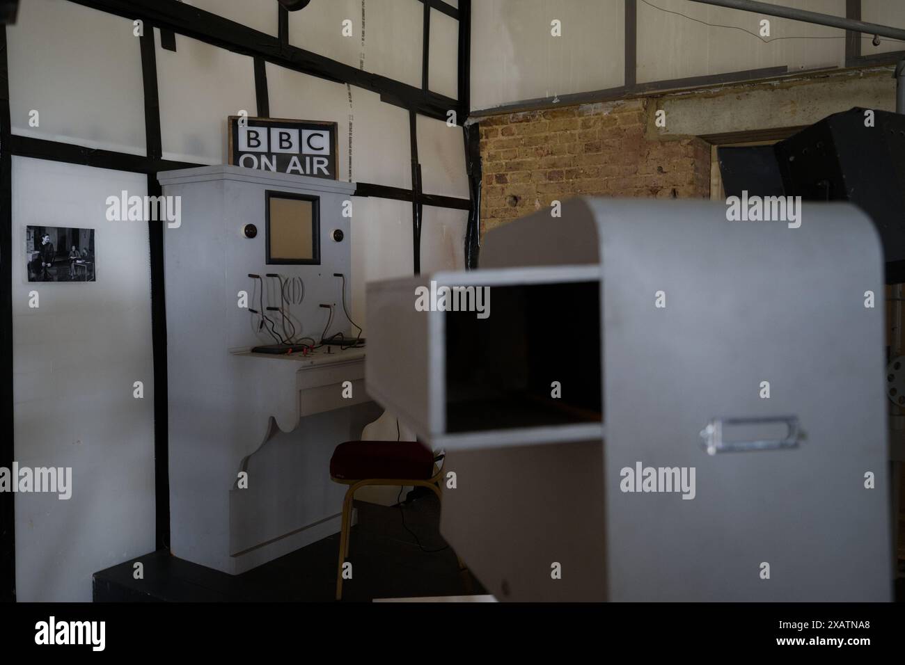 Bbc studio tour hi-res stock photography and images - Alamy