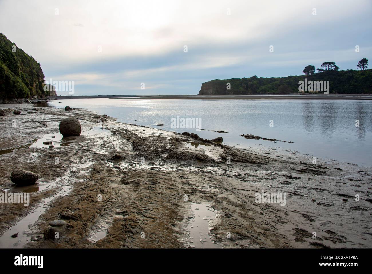 Tongaporutu River - New Zealand Stock Photo - Alamy
