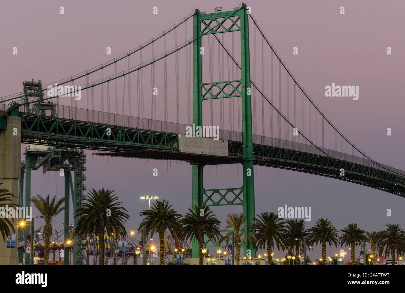 Vincent Thomas Bridge connecting the Port of Los Angeles and the Port ...