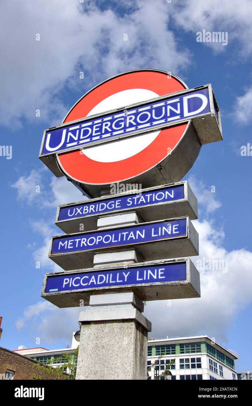 London underground sign entrance hi-res stock photography and images ...