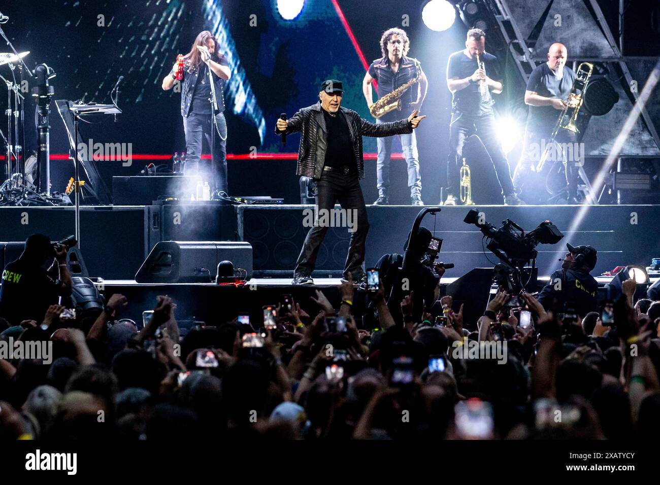 Vasco rossi san siro 2024 hi-res stock photography and images - Alamy