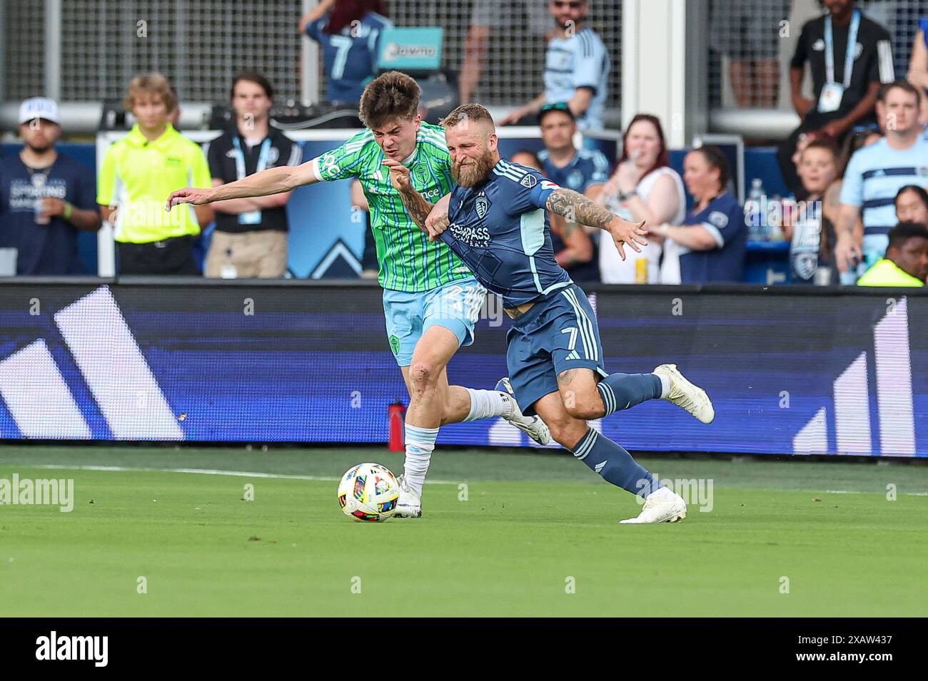 Kansas City, KS, USA. 8th June, 2024. Seattle Sounders FC midfielder ...