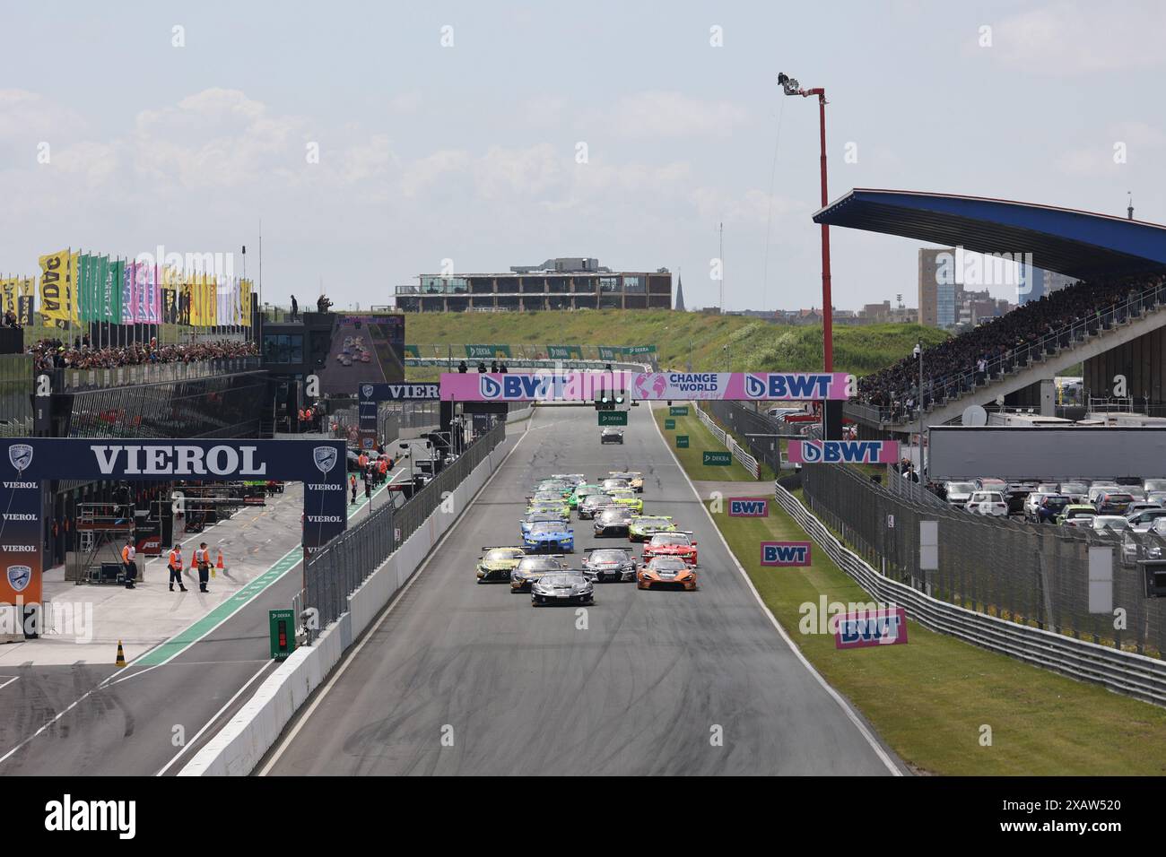 Start Rennen 1, Samstag mit Sieger Rennen 1, Samstag, Jack Aitken (GBR ...