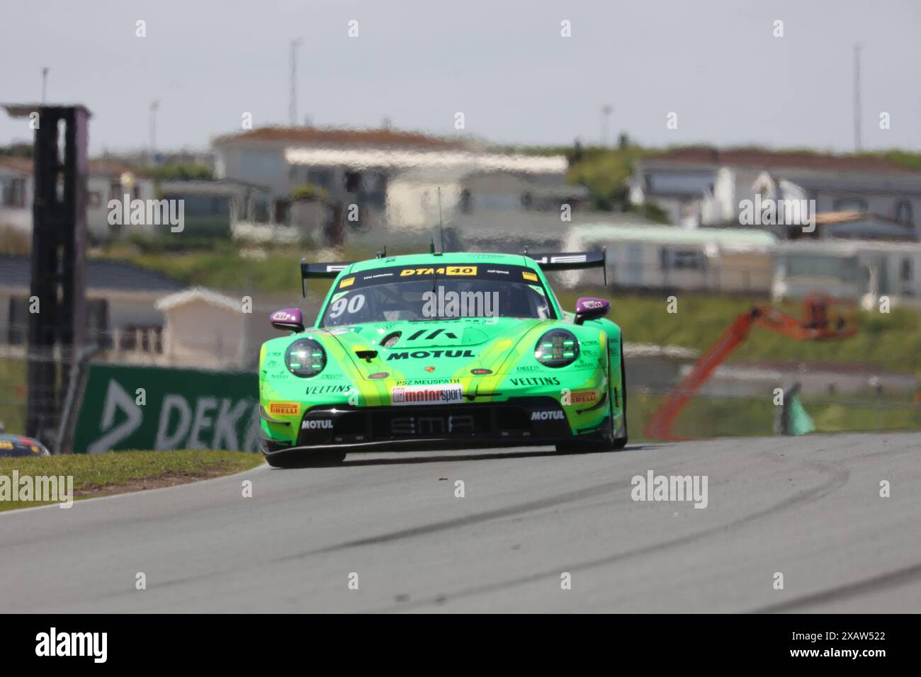 Ayhancan Gueven (TUR), #90, Porsche 911 GT3 R, Team: Manthey EMA Racing ...