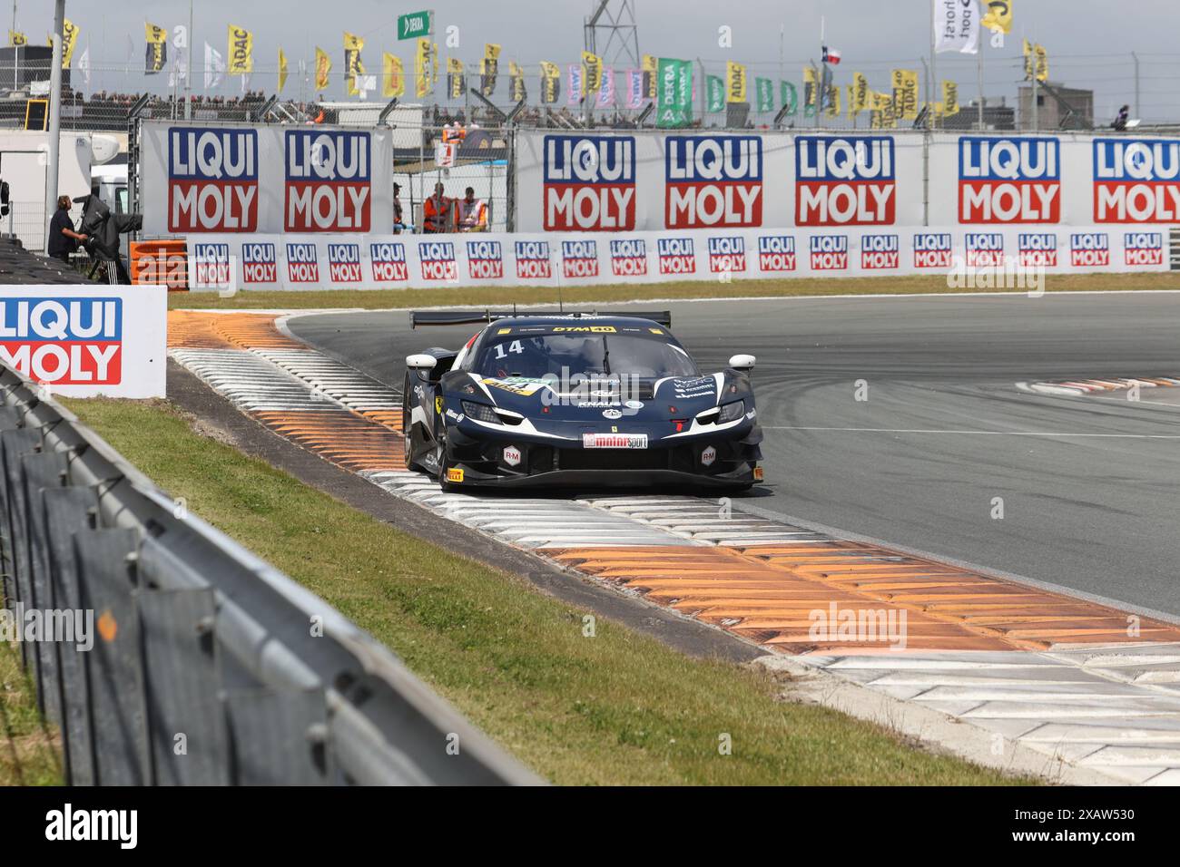Sieger Rennen 1, Samstag, Jack Aitken (GBR), #14, Ferrari 296 GT3, Team ...