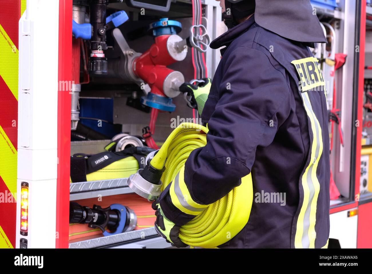 Feuerwehr-Blaulicht Feuerwehr in verschiedenen Bildern und Aktionen in ...