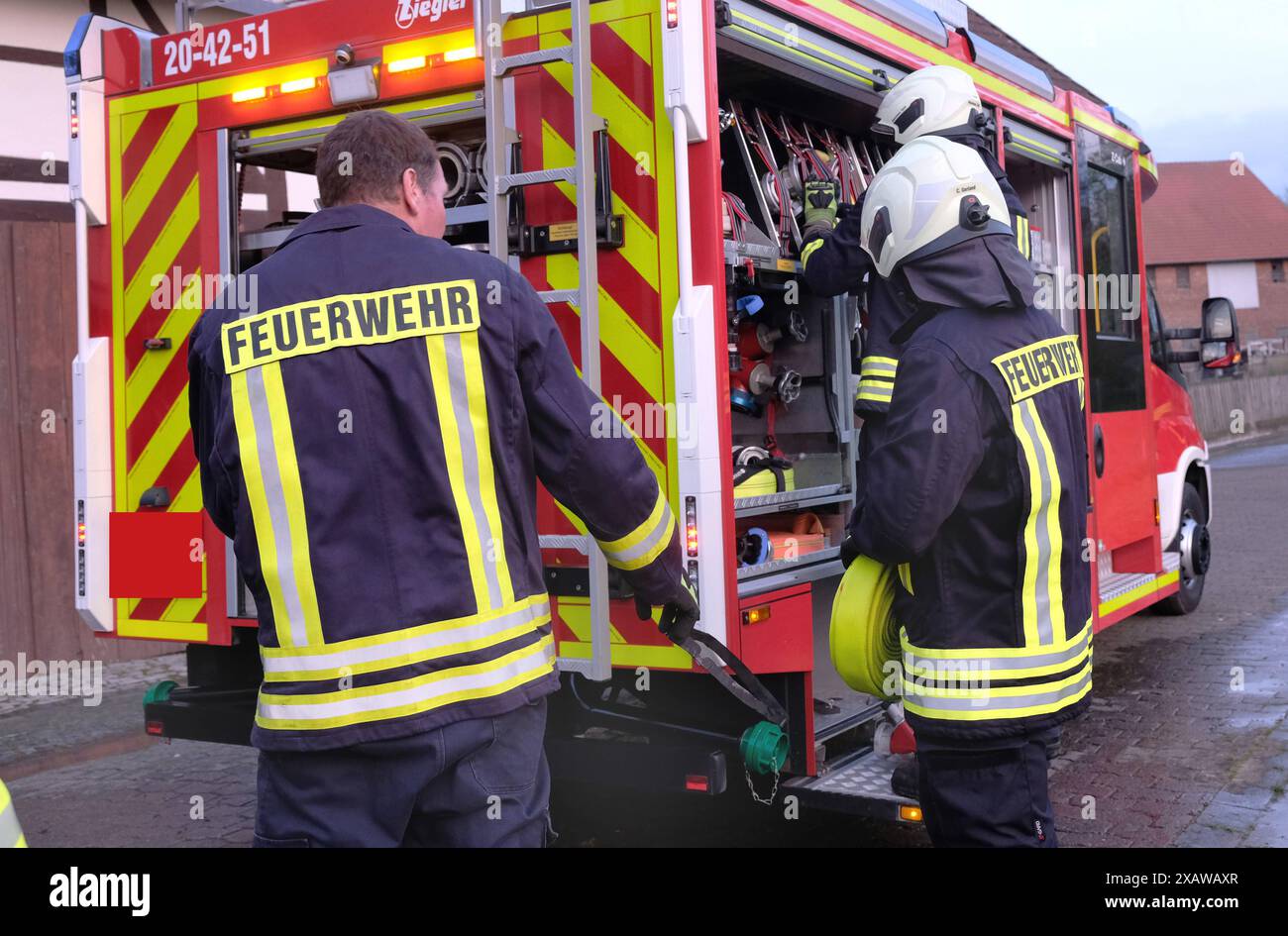 Feuerwehr-Blaulicht Feuerwehr in verschiedenen Bildern und Aktionen in ...