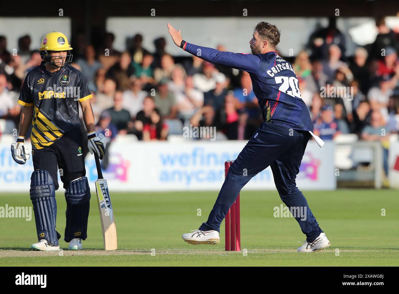 Matt Critchley in bowling action for Essex during Essex Eagles vs ...