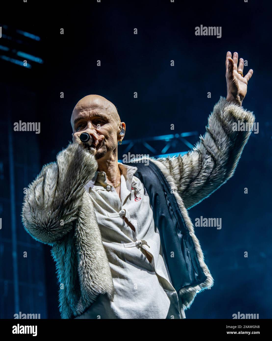 Leeds, UK. 8th June, 2024. Tim Booth, frontman of English indie rock ...