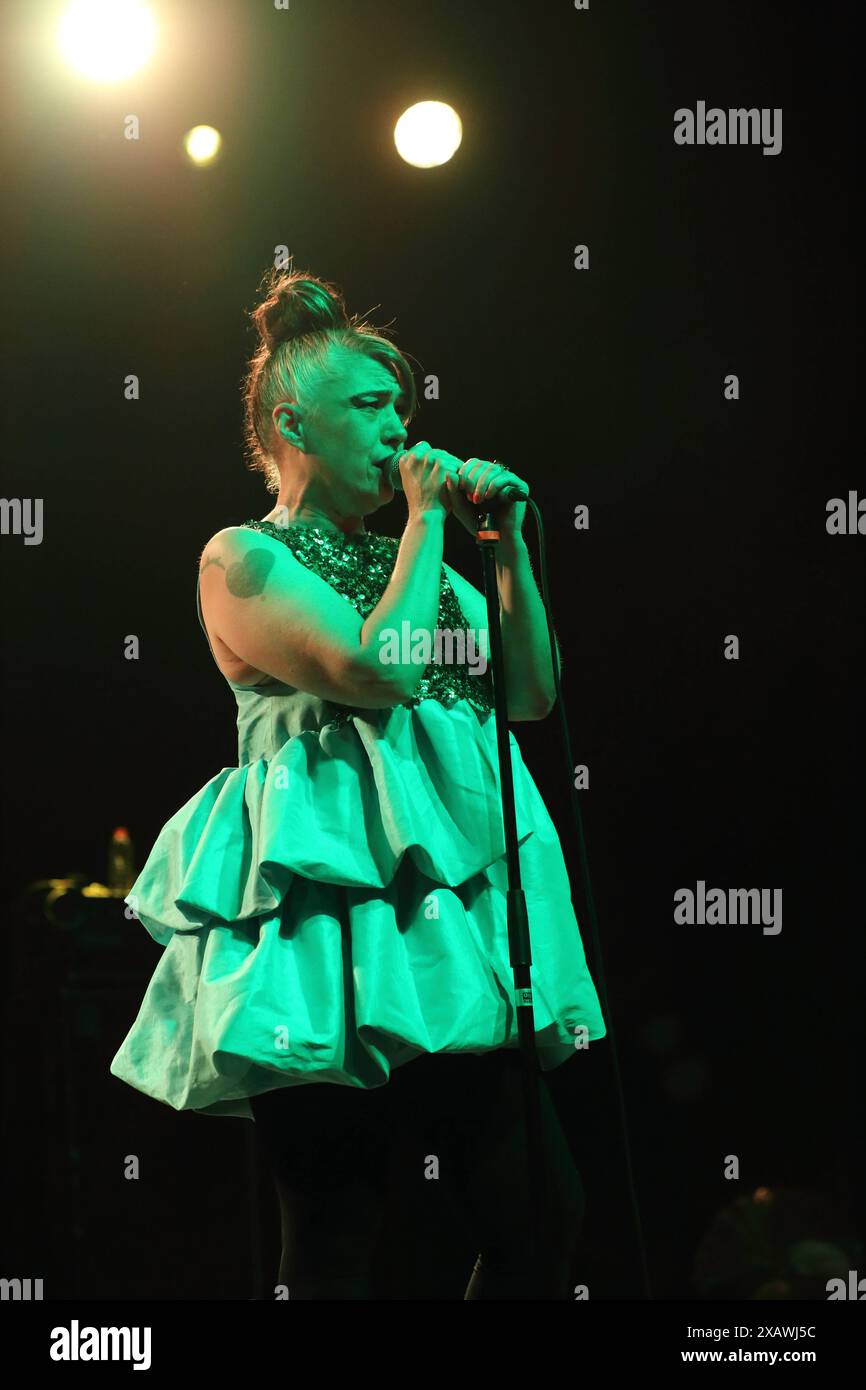 Kathleen Hanna von der Band Bikini Kill bei einem Konzert in der ...